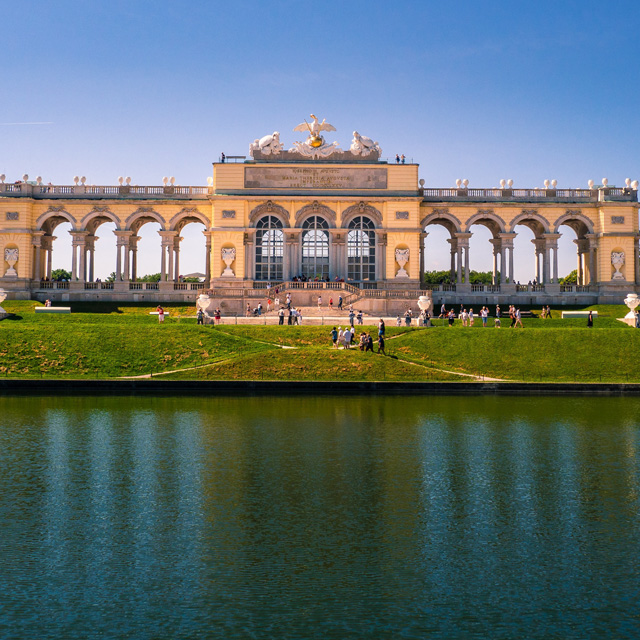 Business Class Flights to Vienna, Flights to Vienna